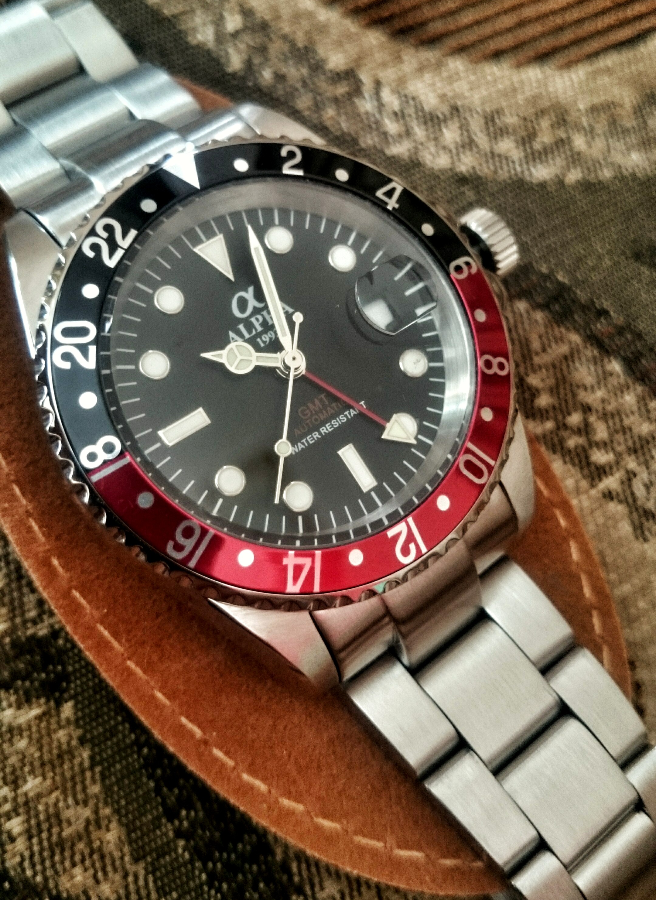 Alpha GMT Coke, Review Dan Ulasan