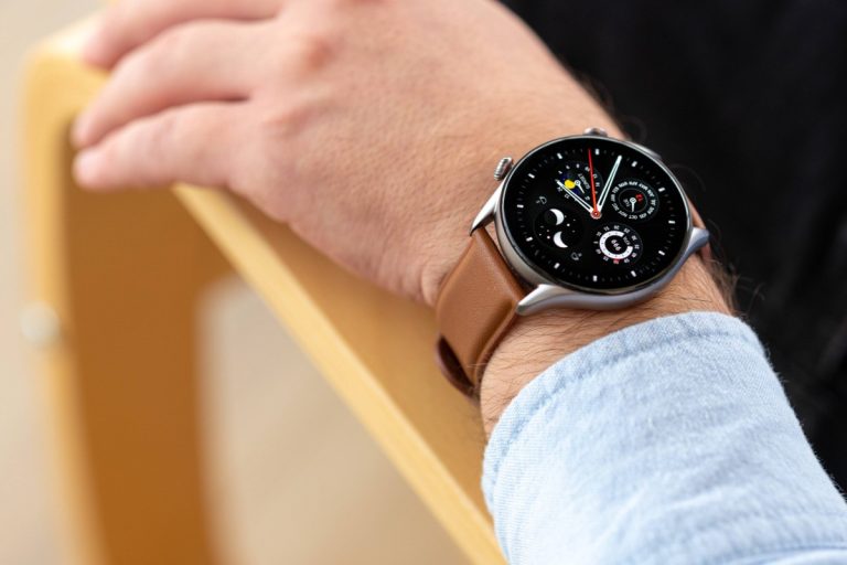 Cara Setting Jam Smartwatch Sebelum Siap Digunakan