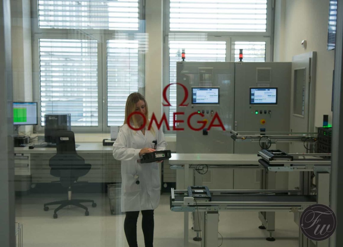 Simak Review Omega Seamaster 300 Diver Automatic Master Chronometer ...